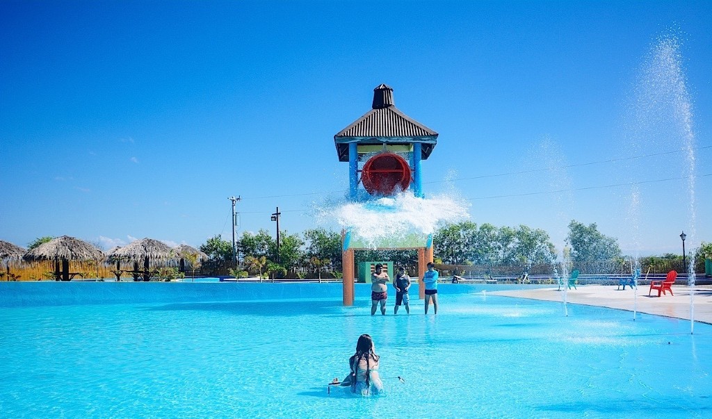 Aquatica Marina Water Park | Resort Swimming Pool