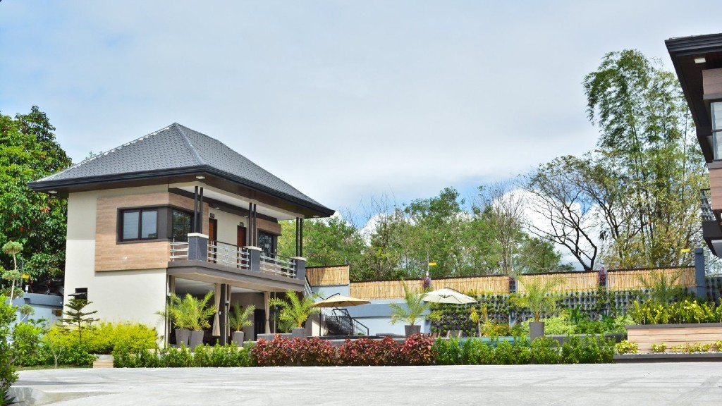 Hidden Tropics | Resort Swimming Pool