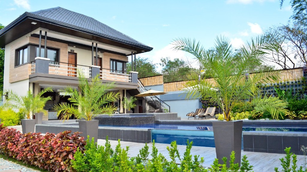 Hidden Tropics | Resort Swimming Pool