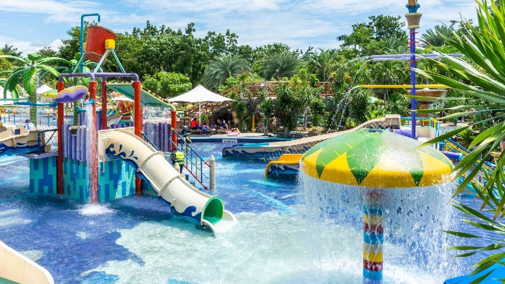 Jpark Island Resort & Waterworld Cebu | Resort Swimming Pool