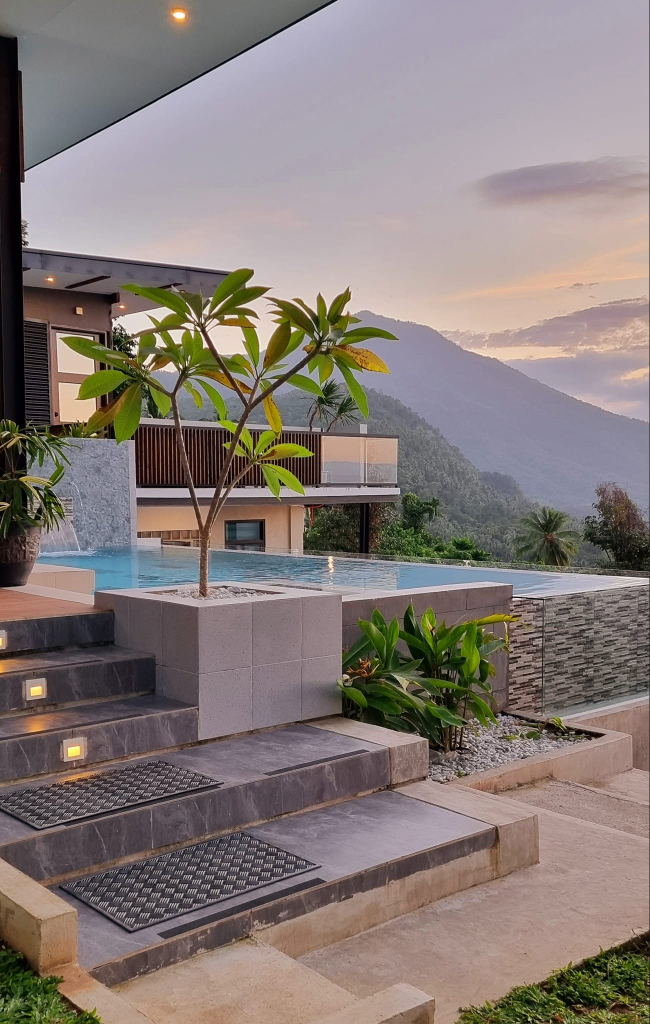 Lakeview Suite | Resort Swimming Pool