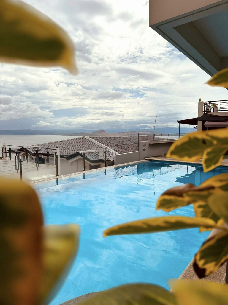 Lakeview Suite | Resort Swimming Pool