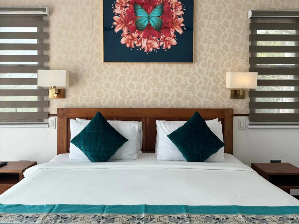 Lakeview Suite | Resort Swimming Pool