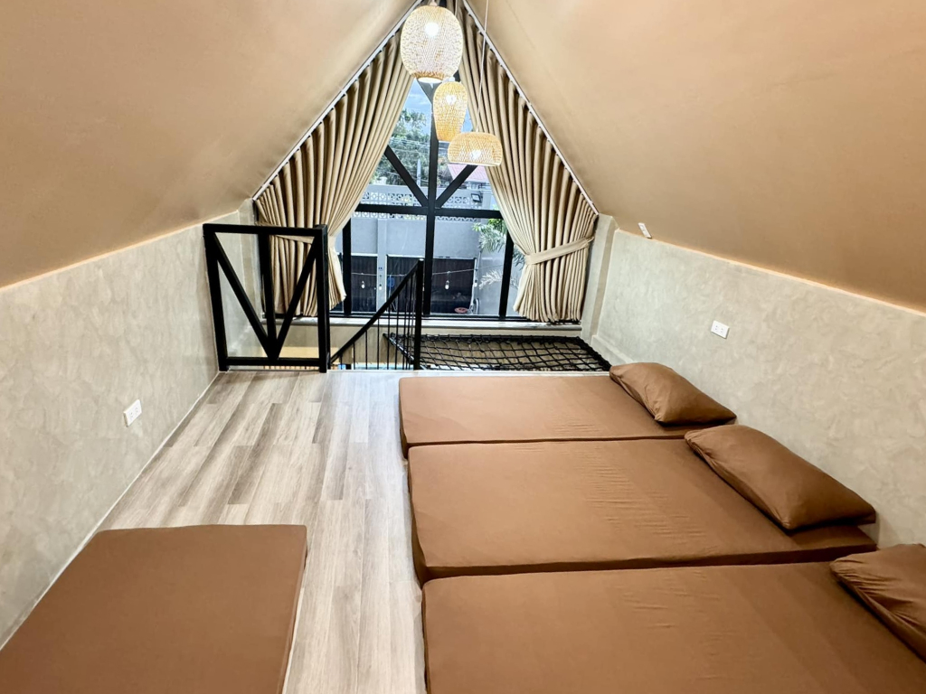 Ninety-Nine Cabin Resort | Resort Swimming Pool