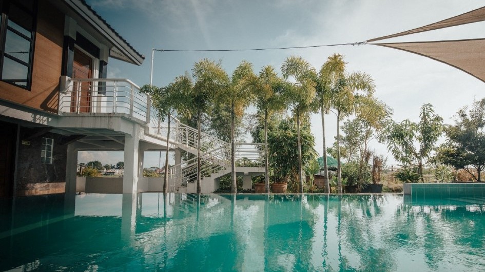 R&J Gardens | Resort Swimming Pool