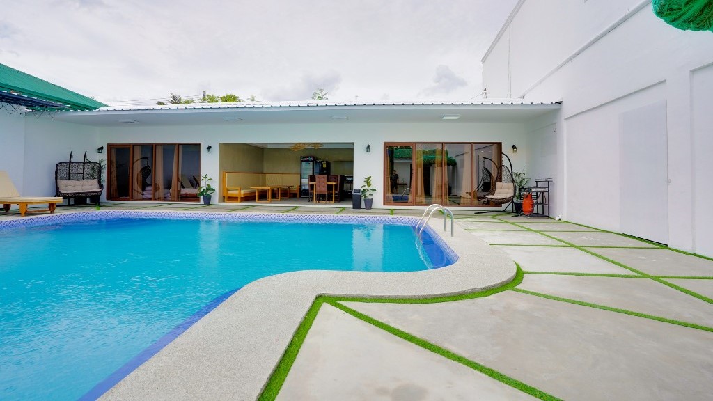 RK Private Resort | Resort Swimming Pool