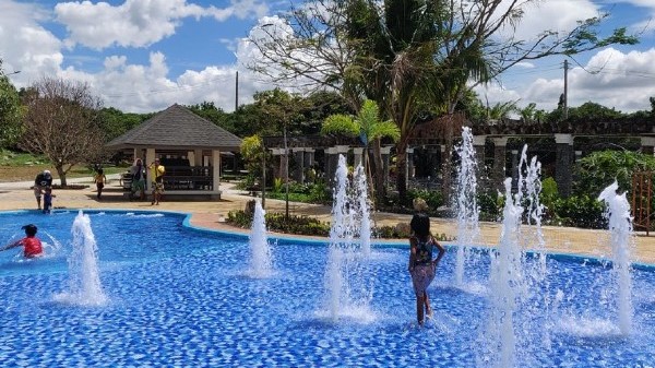 SMV Mango Farm Resort | Resort Swimming Pool